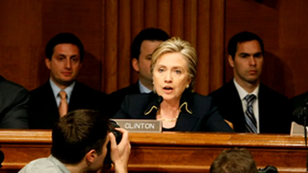 Hillary Clinton va avea un salariu mai mic decât Condoleezza Rice