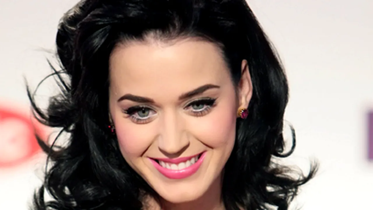 Kate Perry a primit, din greşeală, un premiu acordat Rihannei