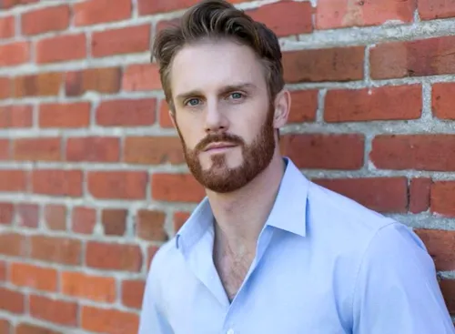 Seri muzicale de excepție la Ateneul Român: Dirijorul britanic Courtney ...